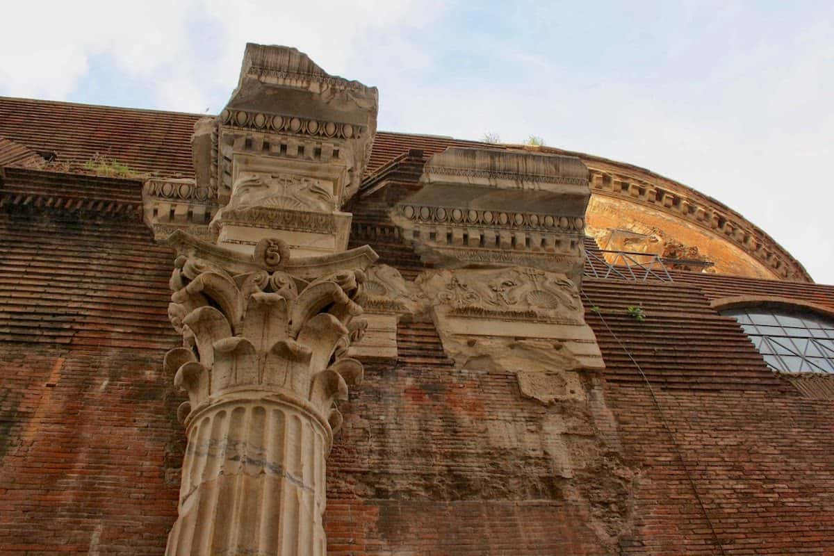 Basilica di Nettuno - Roma